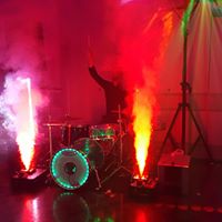 DJ vs Drummer amateurs de musique organisé par Shine Productions